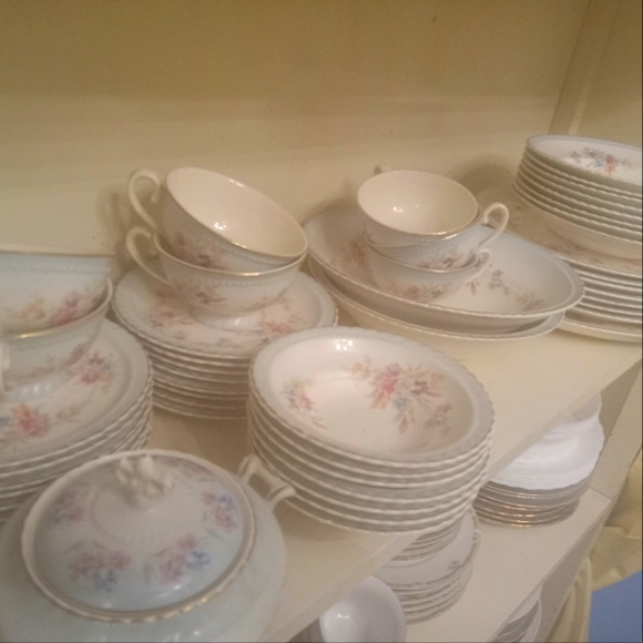 regal vellum usa ware | Kitchen | Antique Regal Vellum Usa Ware 5 Piece ...